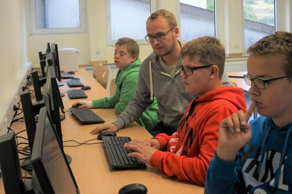 Neuer Computerraum bietet vielfältige Möglichkeiten zum Lernen - von ...